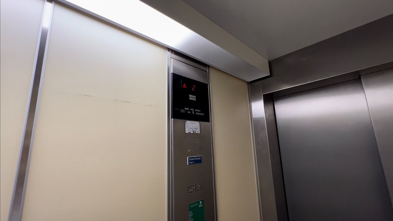 1988 KONE Roped Hydraulic Elevator @ Mälarö Torg 4, Ekerö, Sweden ...