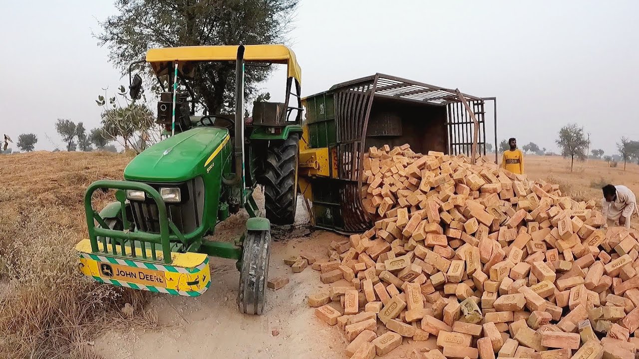 Accident with John Deere Tractor Trolley | trolley accident | Road ...