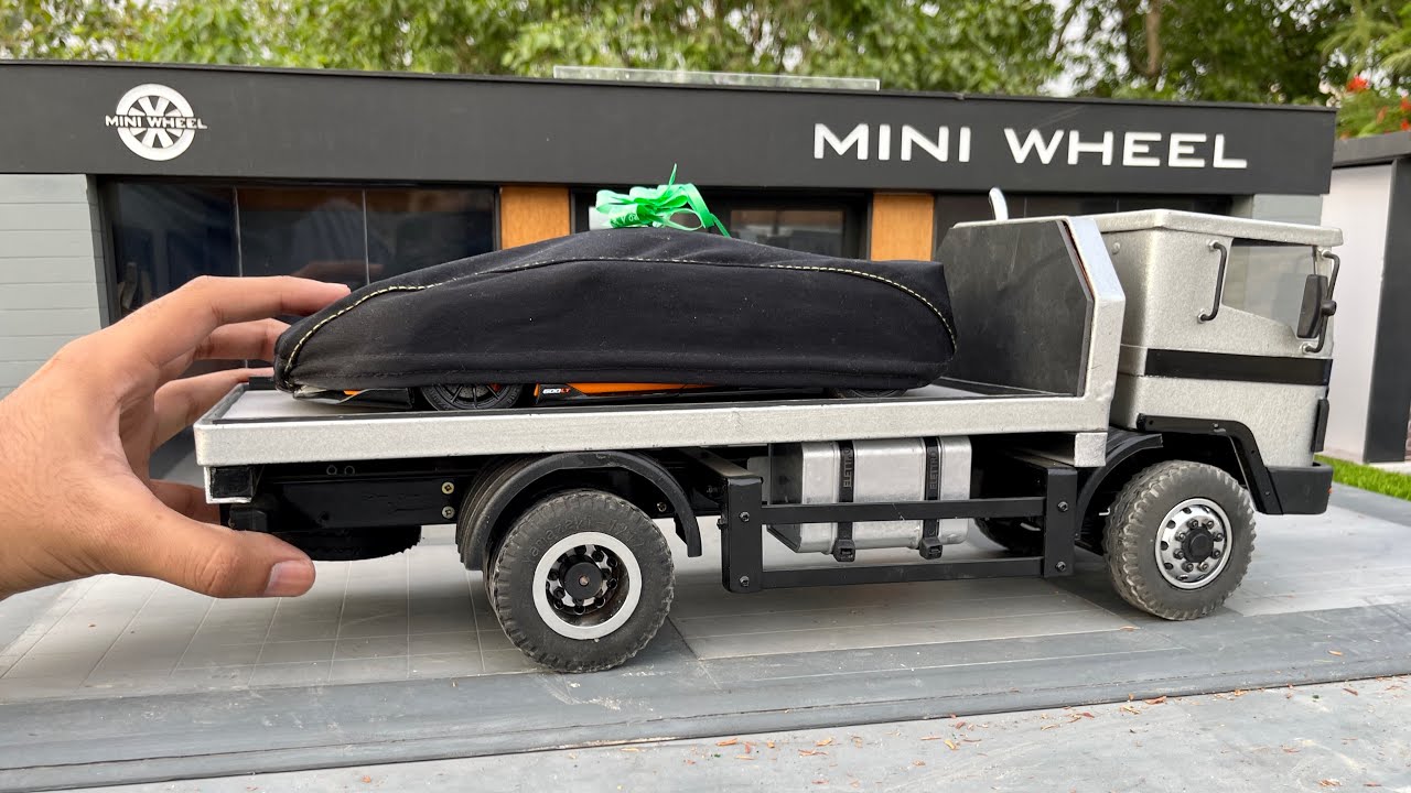 Selling Luxury Cars from our Miniature Luxury Car Showroom | Diorama ...