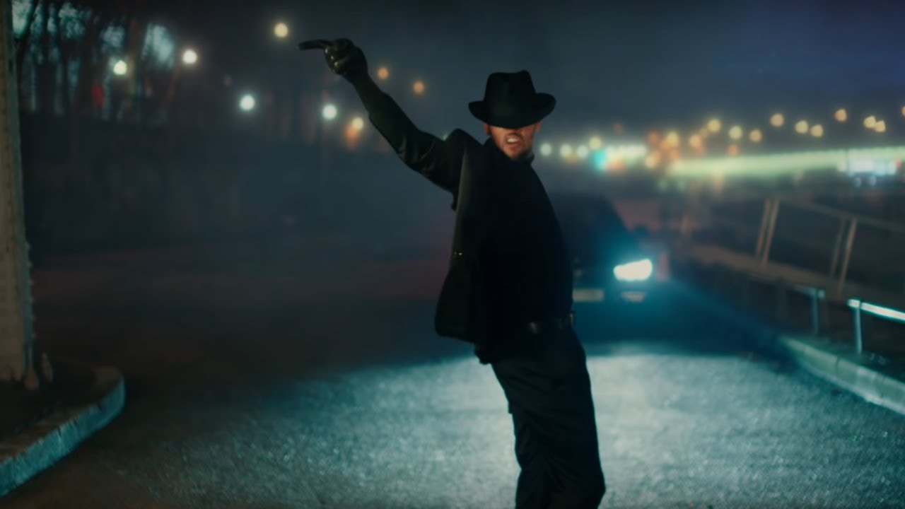 Chris Brown - Heartbreak on a Full Moon ( Music Video ) - YouTube