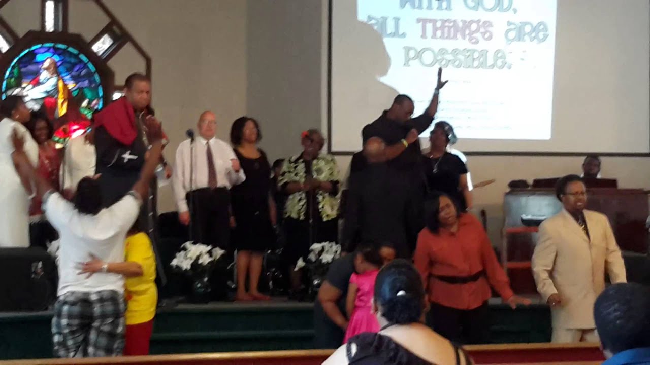 Stephen Singing Break Every Chain (@ImStephenThomas) - YouTube