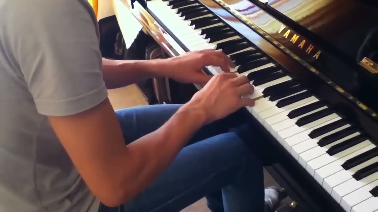 Giovanni Allevi - Aria (pianista autodidatta) - YouTube