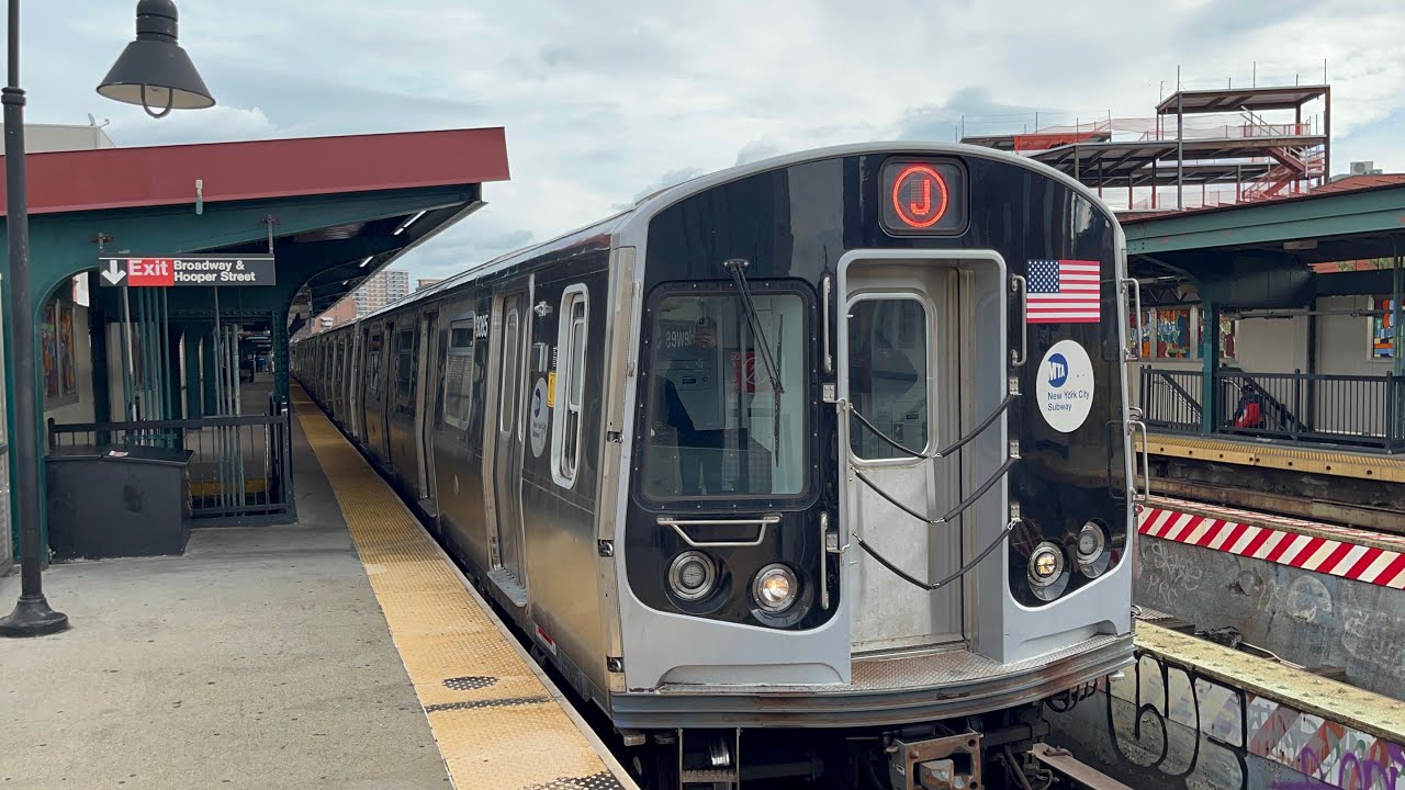 (J) Train Entering/Leaving Hewes Street Station. - YouTube