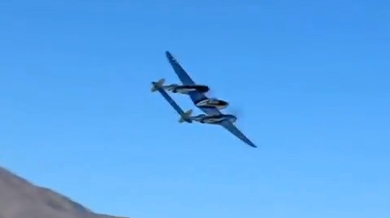 FIVE (5) Restored WWII Lockheed P-38 Lightnings ! - YouTube