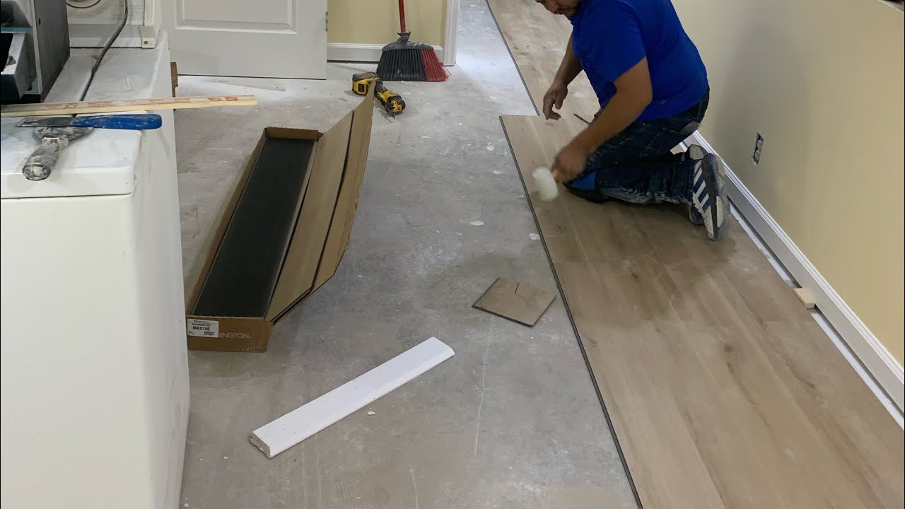 Cómo instalar piso vinyl. Luxury vinyl. - YouTube
