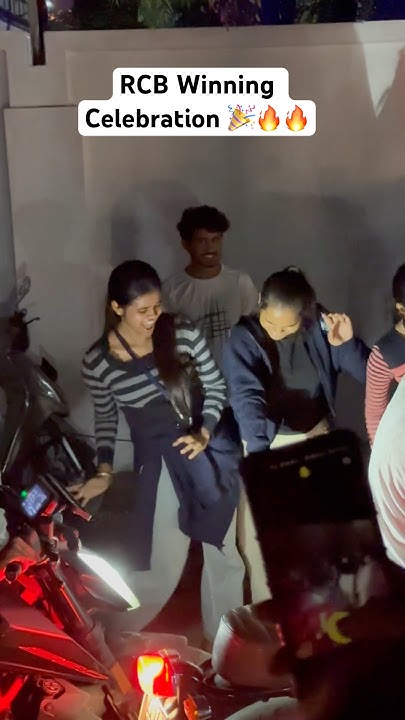 RCB fever hits the Streets!!🔥🔥live #rcb #rcbfans #nammabengaluru #ipl2025 #trending# ...