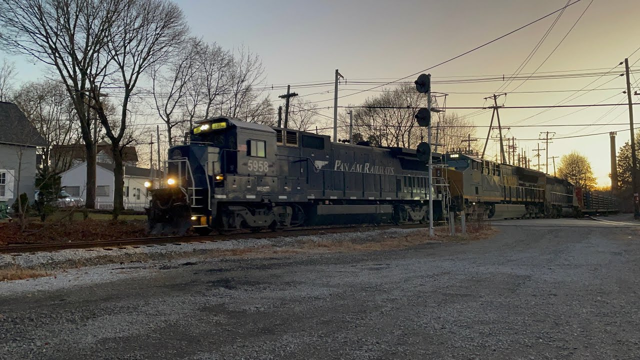 Welded rail train @ CPF-303 Tier 4 Gevo [12-9-22] - YouTube