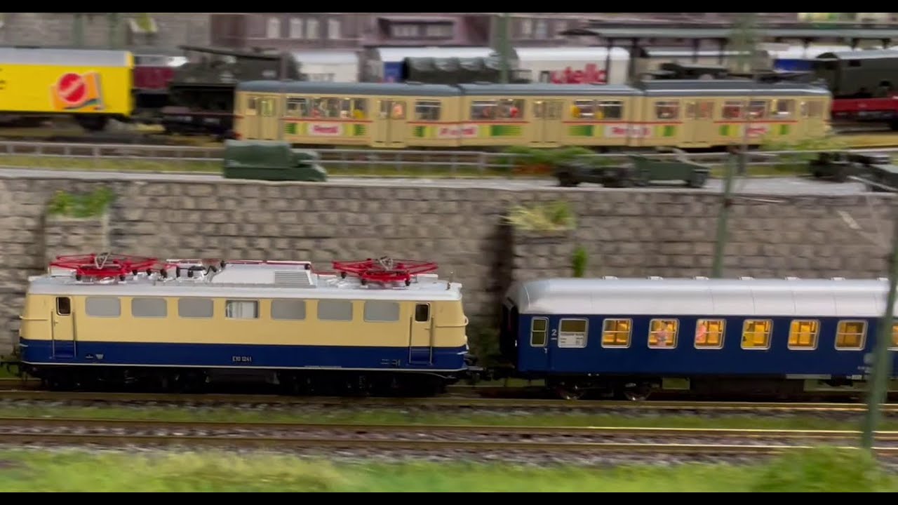 Umgebaute Roco BR-E10 (43381) auf dem Programmiergleis + Testfahrt ...