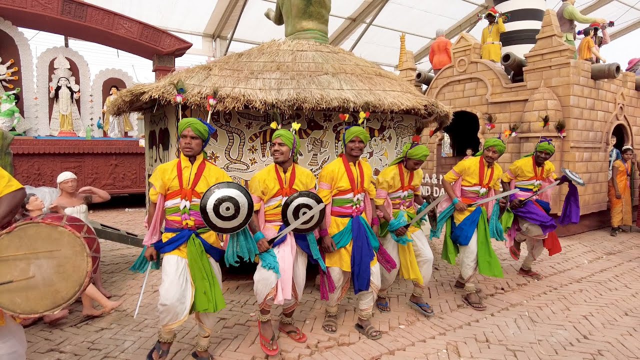 Jharkhand Tableau Depicts Babadham Temple, Birsa Munda, Adivasi Art ...