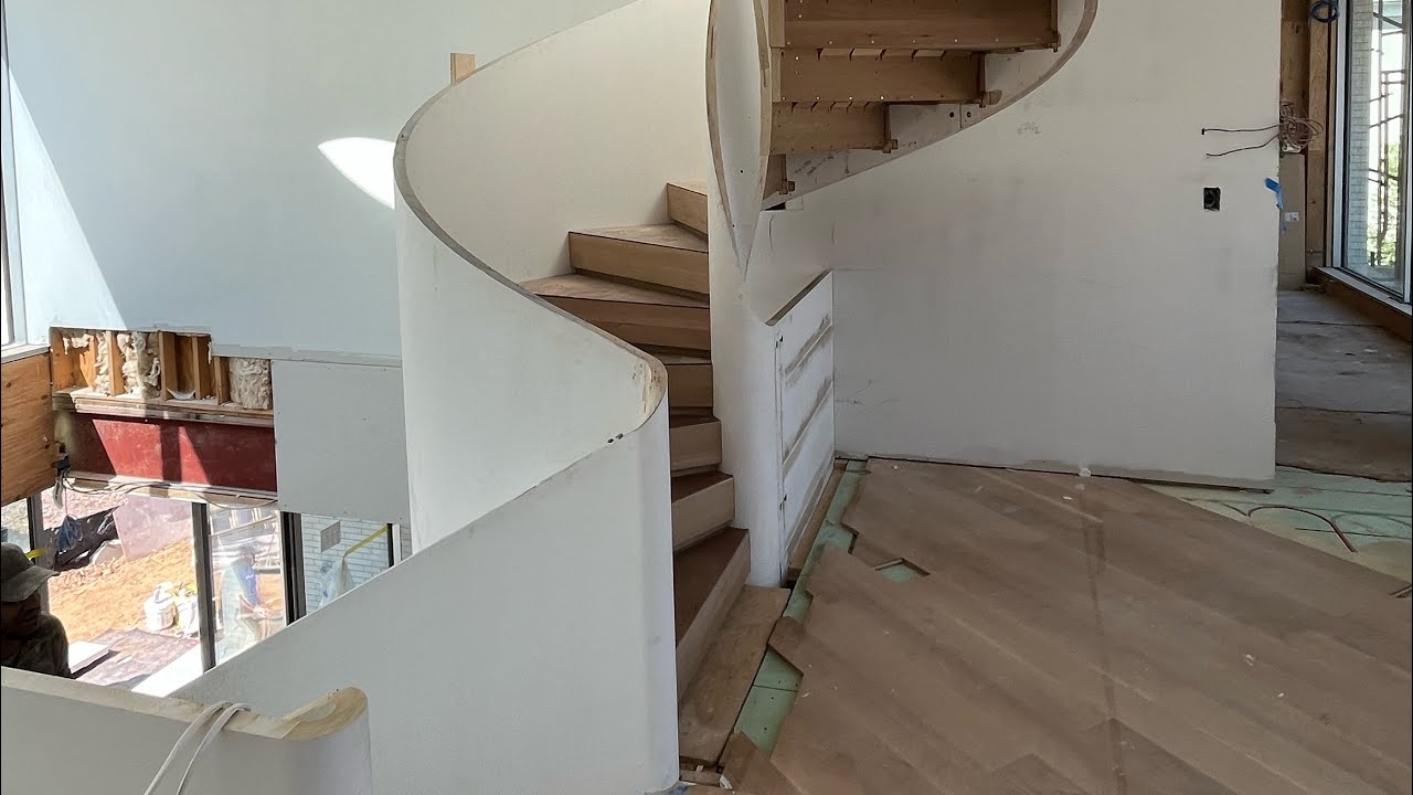 Making a spiral stair stringer #skills #woodworking #tools #carpentry # ...