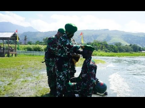 Upacara Tradisi Pembaretan Prajurit Infanteri - YouTube