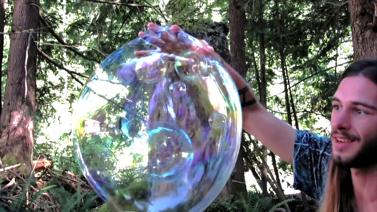 Maxwell The Bubbleologist - YouTube