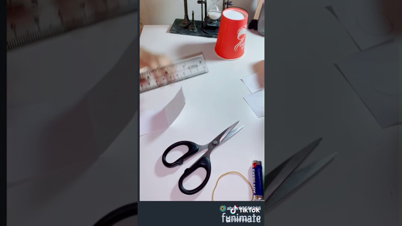 كيف تصنع لعبه بادوات بسيطه 👍😍 Youtube