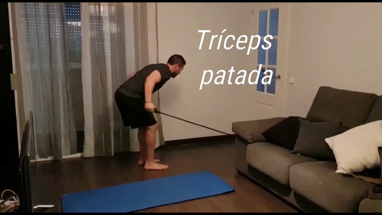 Patada de triceps con gomas o en polea - YouTube