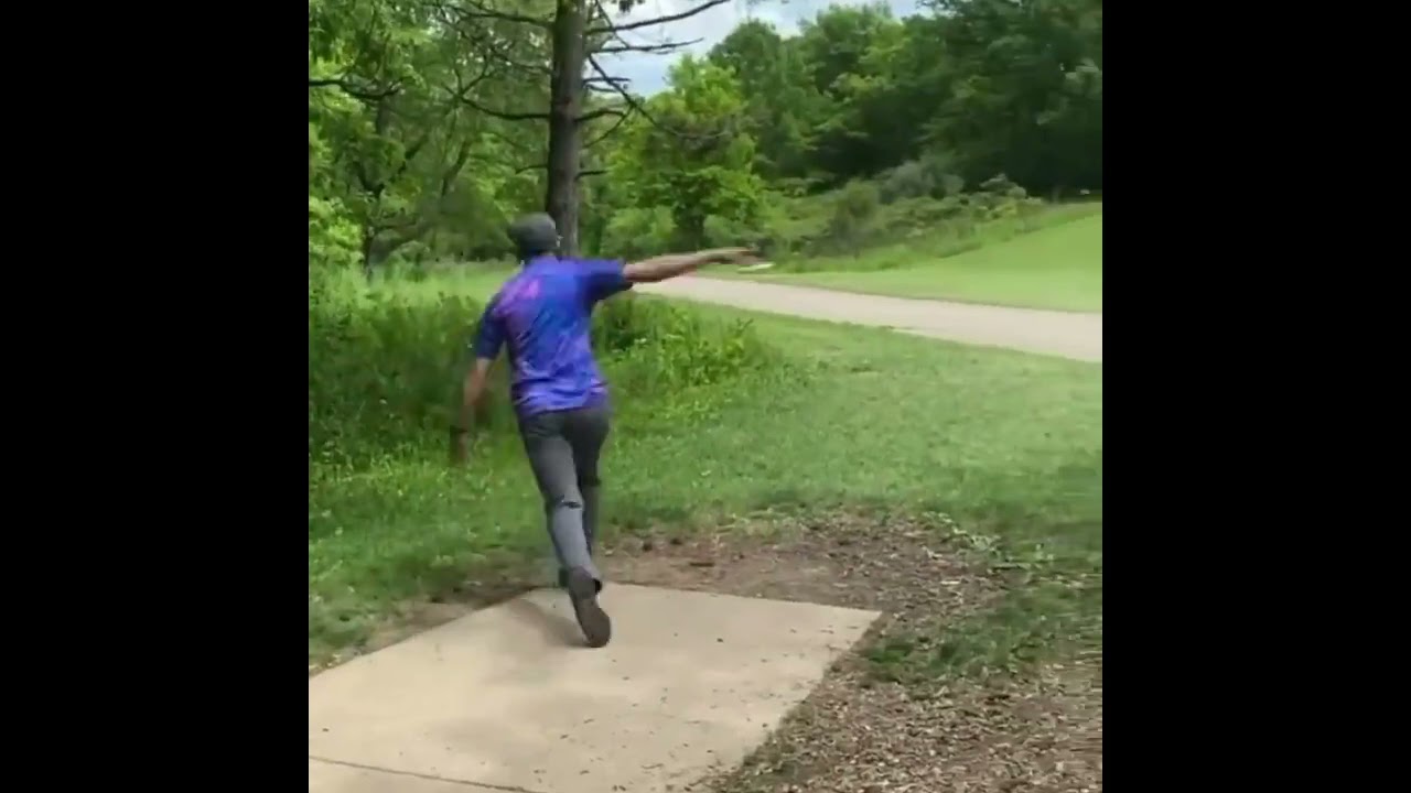 Absolutely INSANE rock skip disc golf ace! (via kenb_disc) - YouTube