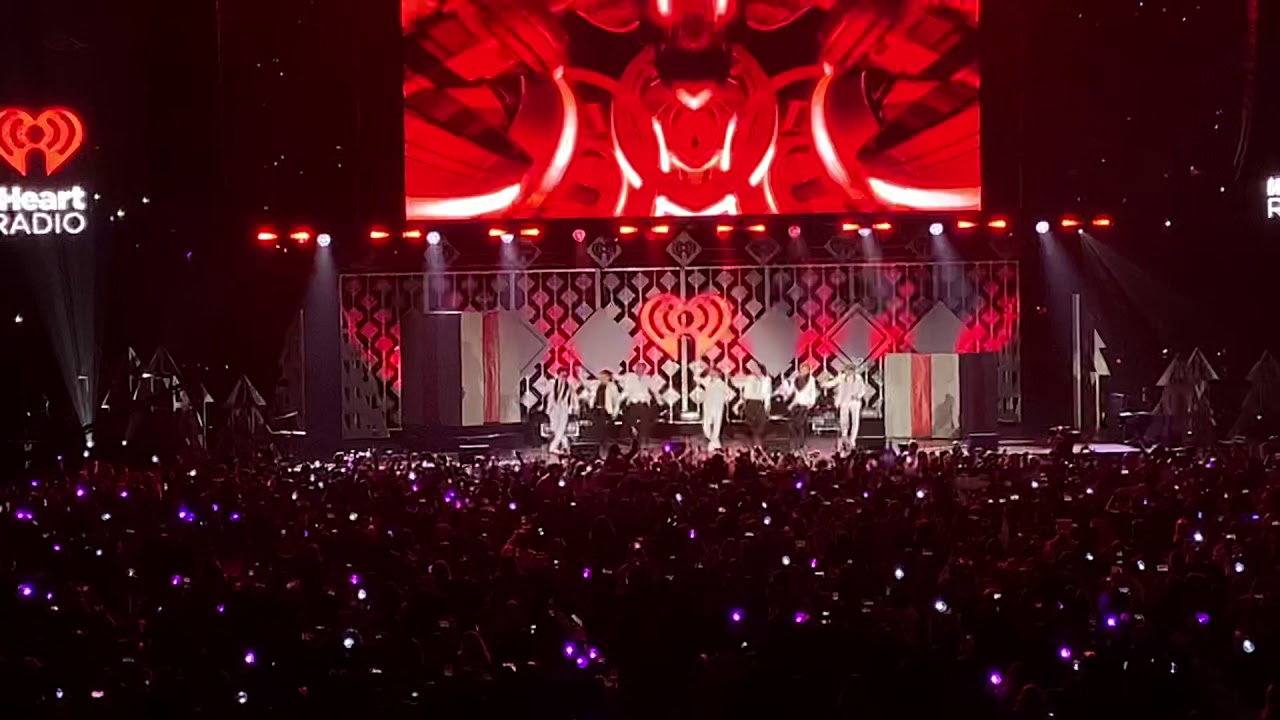 방탄소년단 BTS live at the iHeart Radio Jingle Ball 2019 • Part 1/2 - YouTube
