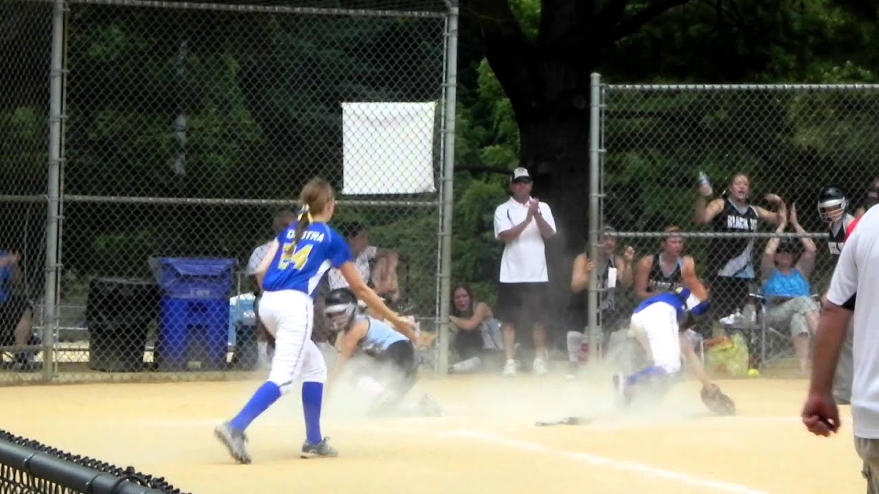 Sarah Calta infield single 5th inning - YouTube