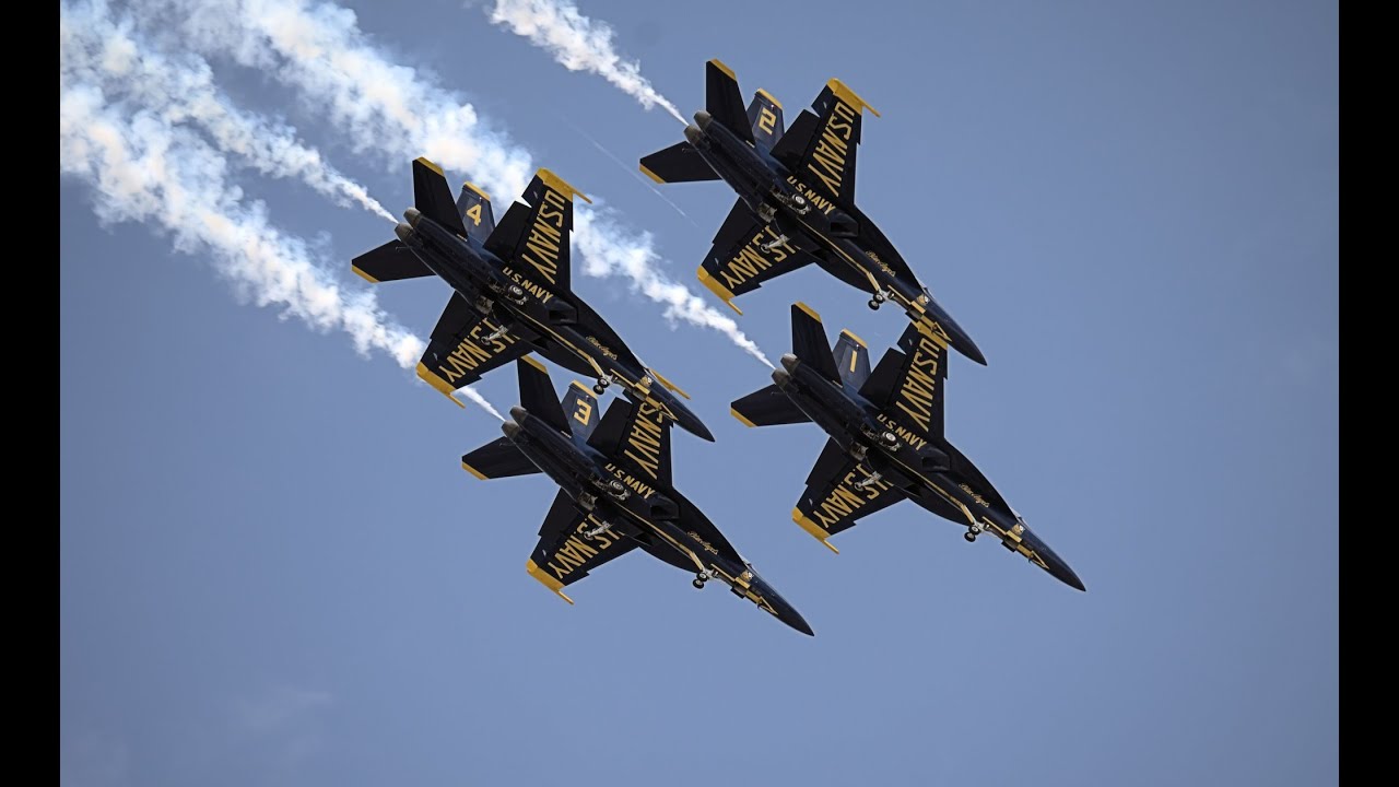 Blue Angels Flyby Chicago - YouTube