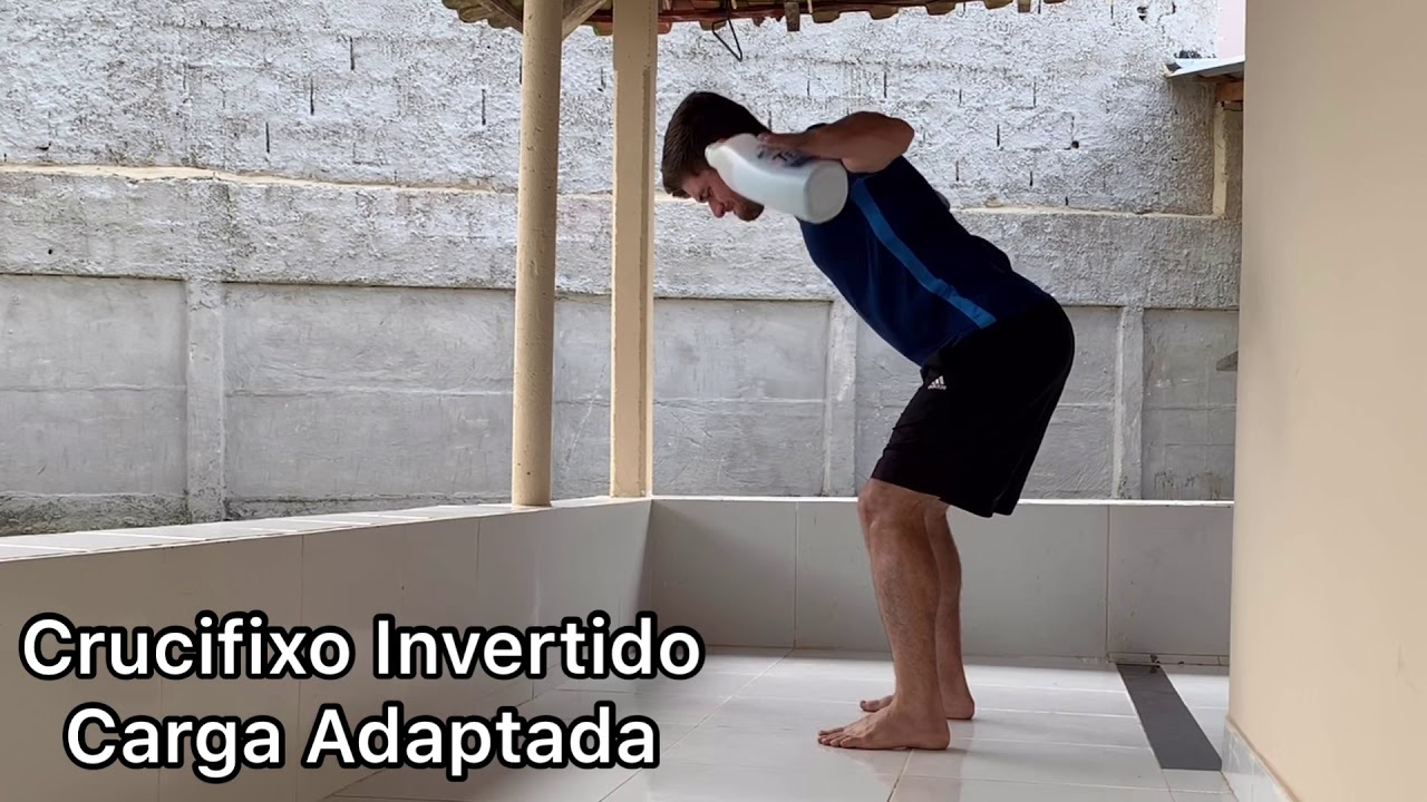 Treinando em casa! Exercício: Crucifixo Invertido com carga adaptada ...