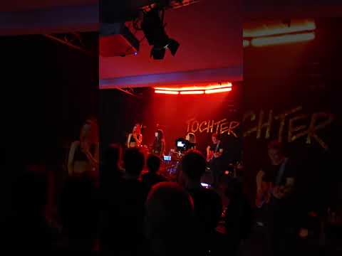 TOCHTER & Sotiria & Moira - Mut zur Liebe (AnNa R.) / Hebebühne Hamburg 27.11.2025