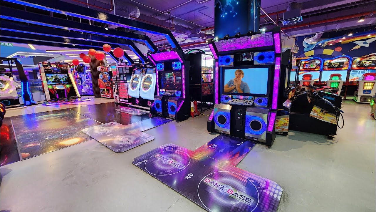 Saigon's BIGGEST BROKEN Video Game Arcade: JP World Gigamall Shopping ...