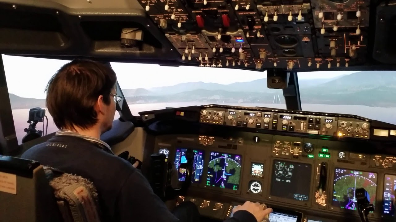 Landing Ajaccio wind 12 kts - YouTube