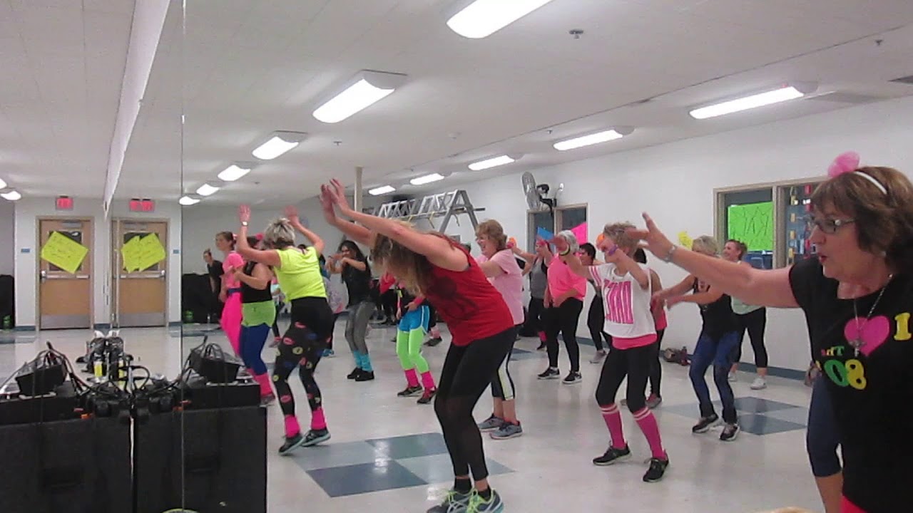 Zumba 80s Don't Stop Me Now by Queen - YouTube