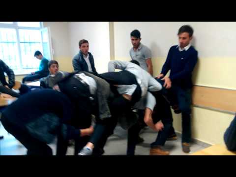 Sınıfta Uzun Eşek :D GÜLMEK GARANTİ :D