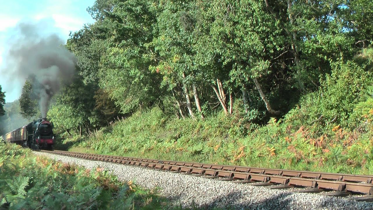 NYMR Autumn Steam Gala The Moorlander Pullman Diner Train - YouTube