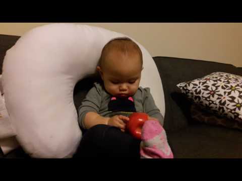 Milana eat apple