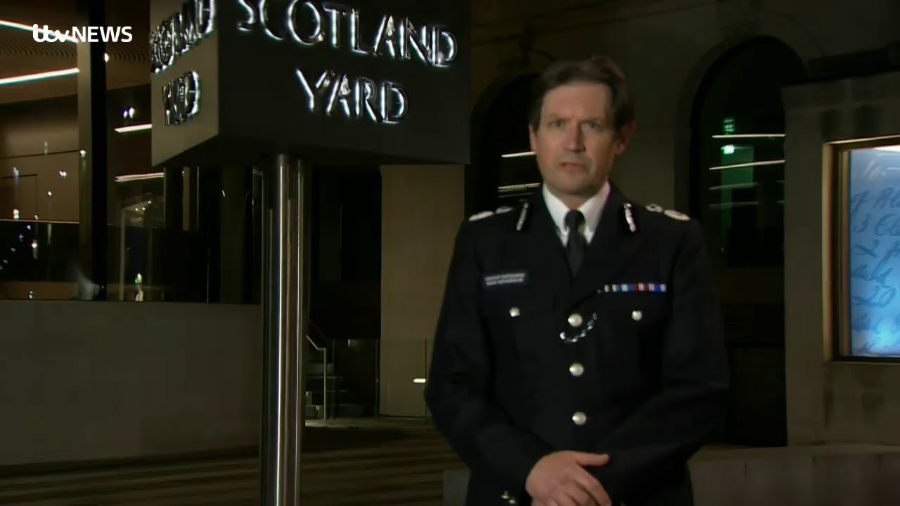 Sarah Everard: Police officer charged with kidnap and murder - Met ...