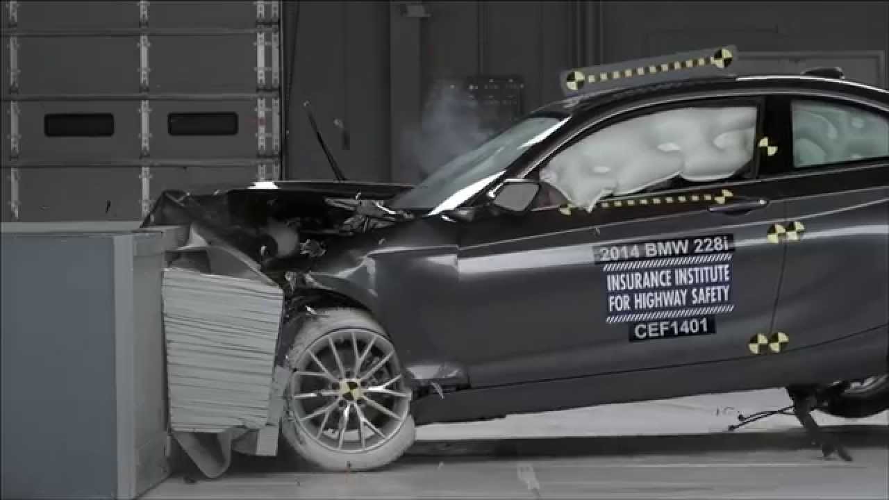 Crashworthiness tests that make up 2014 TOP SAFETY PICK criteria ...