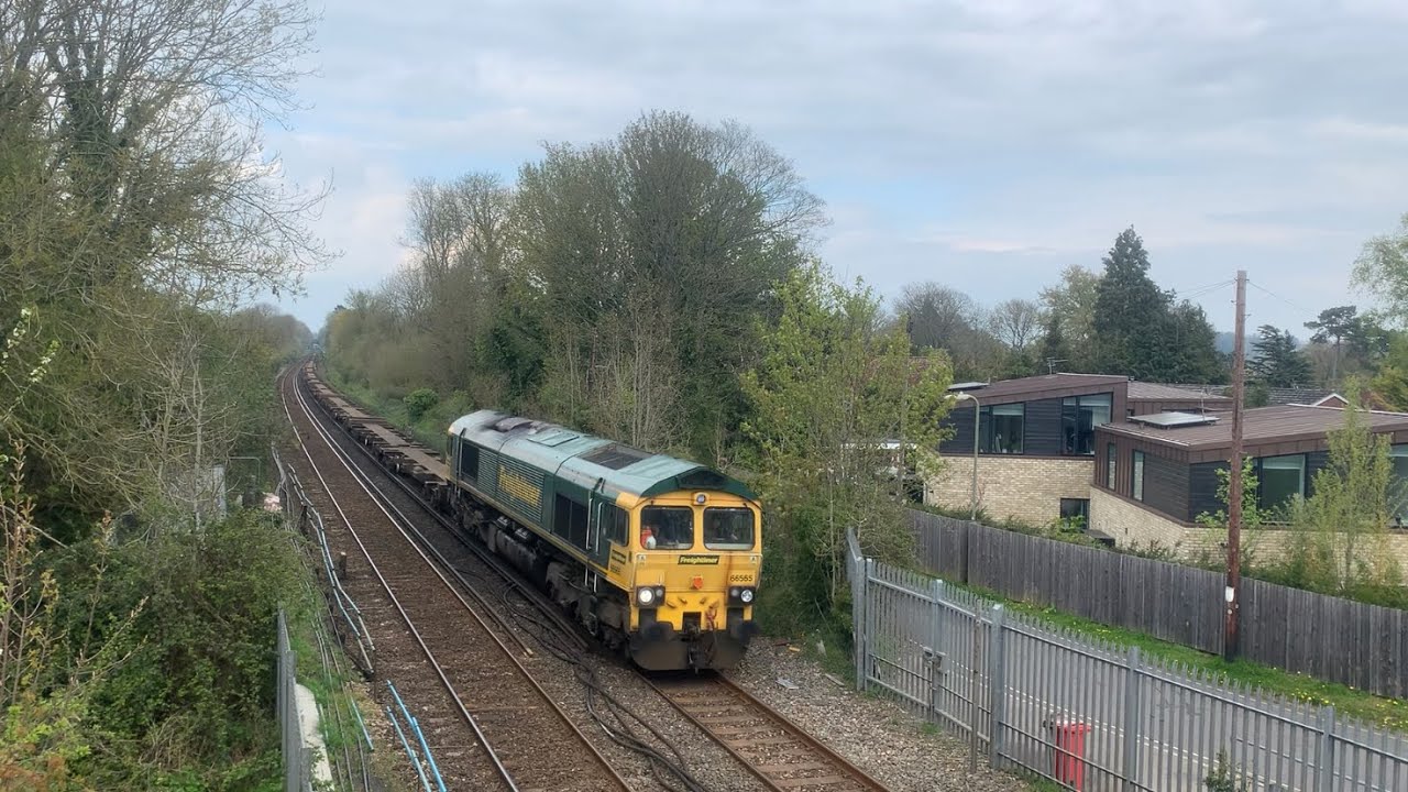 Class 66 + 444 | 66565 + 444027 + 444043 | Crossover | Freightliner ...