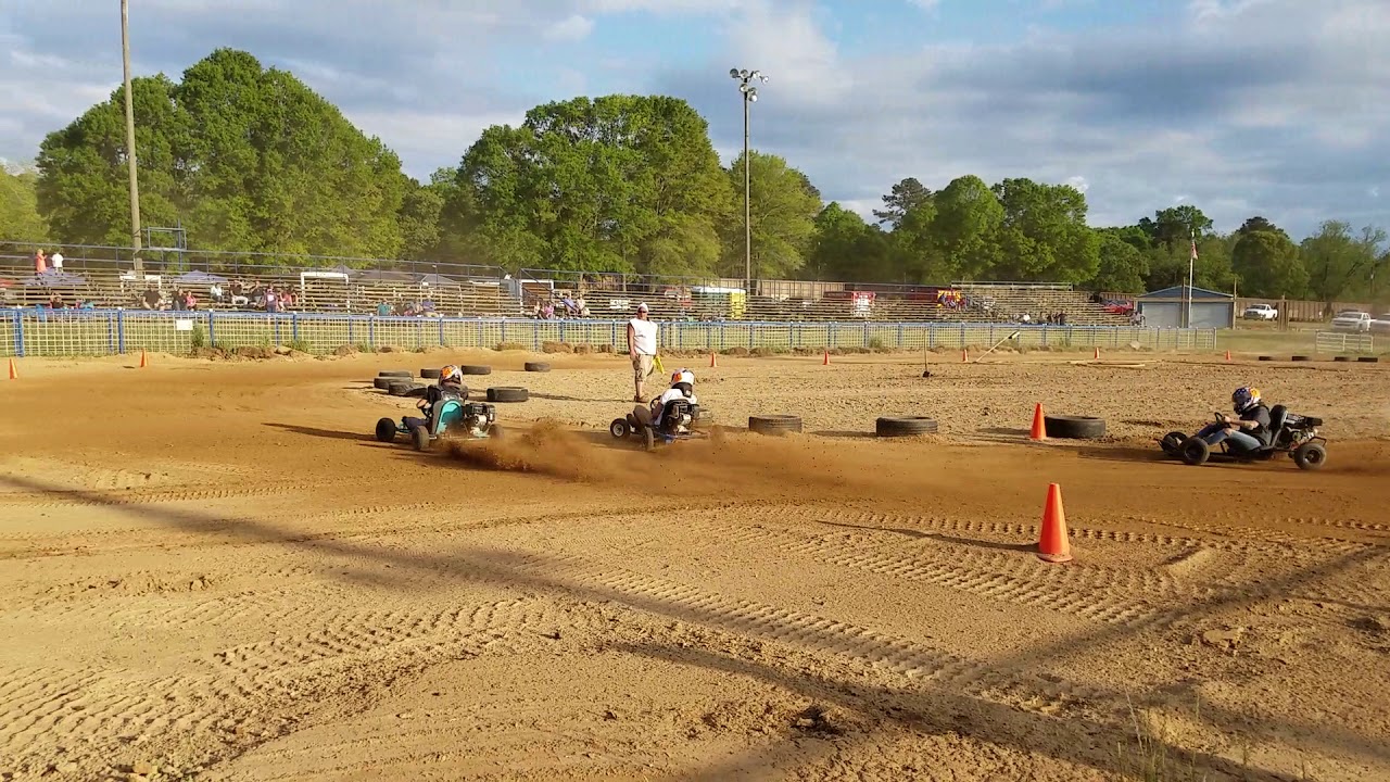 Yard kart racing at MKR box stock class 4/21/18 - YouTube