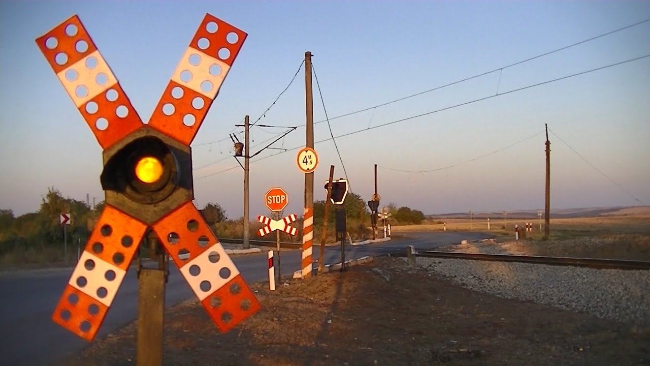 Spoorwegovergang Dve Mogili (Две могили) (BG) // Railroad crossing ...