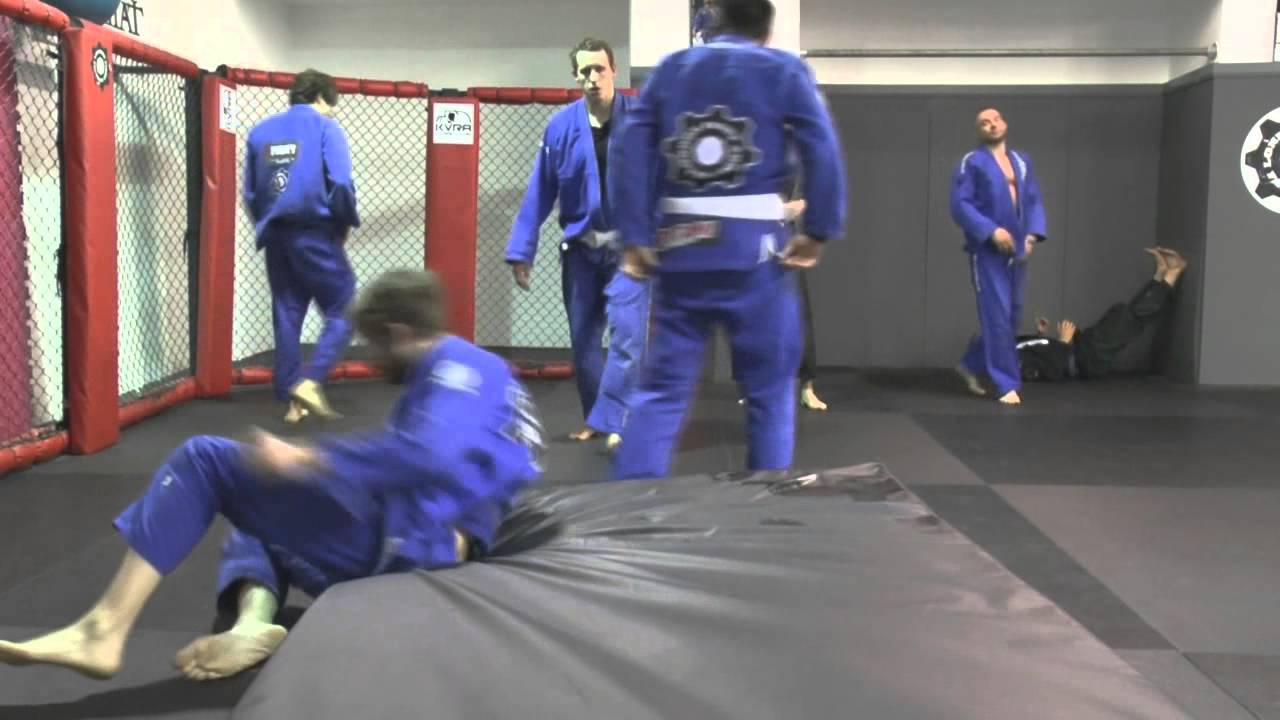 Judo drills at the Fight Factory - YouTube