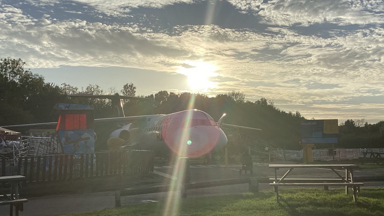 Having A Look Inside The Avro RJX 100 At Manchester Airport - YouTube