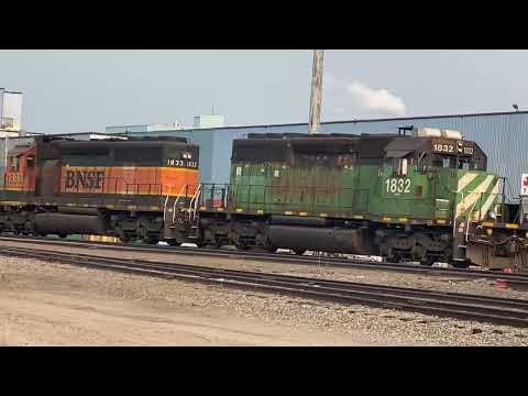 BNSF local train part 1 light power with an h1 scheme and an ex BN SD40-2 - YouTube