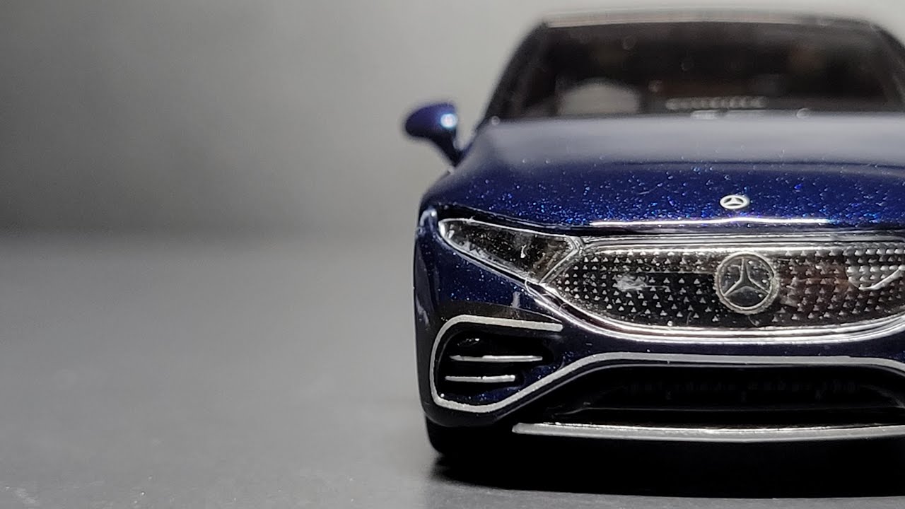 MGT00559 Mercedes-Benz EQS 580 4MATIC Nautical Blue Metallic - YouTube