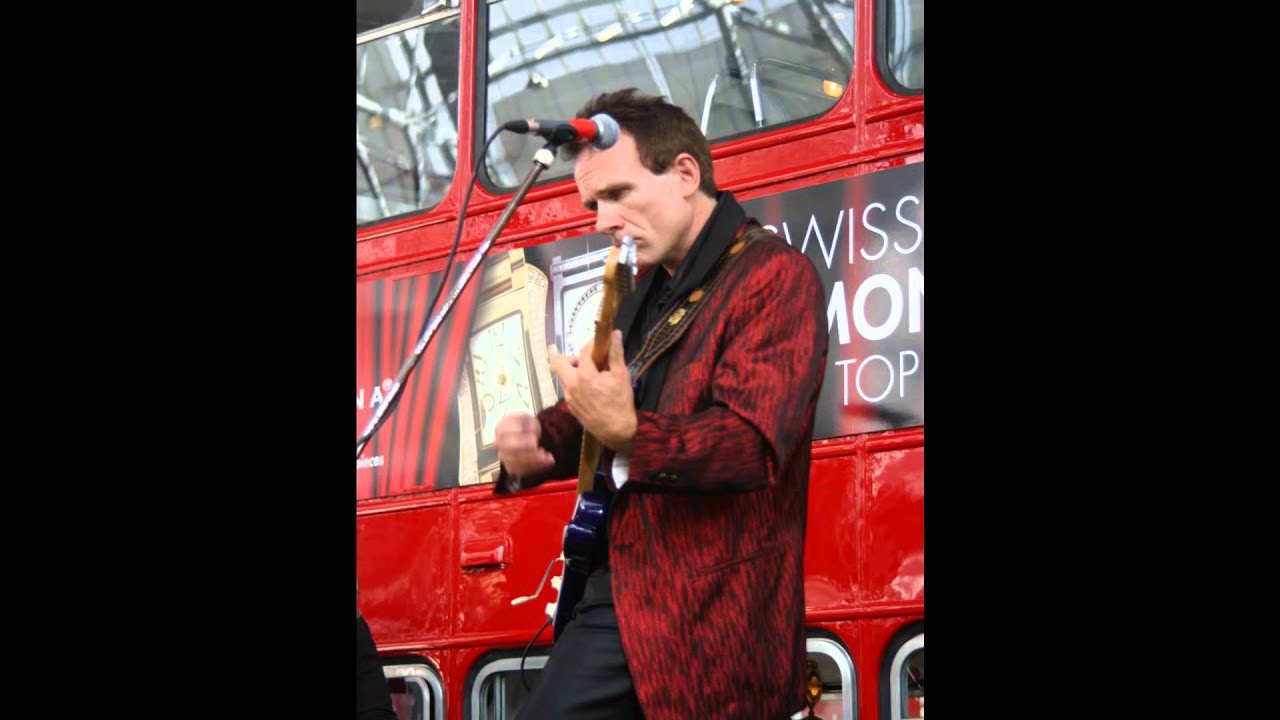 Jesper Hembo One Man Partyband, musik og billedserie - YouTube