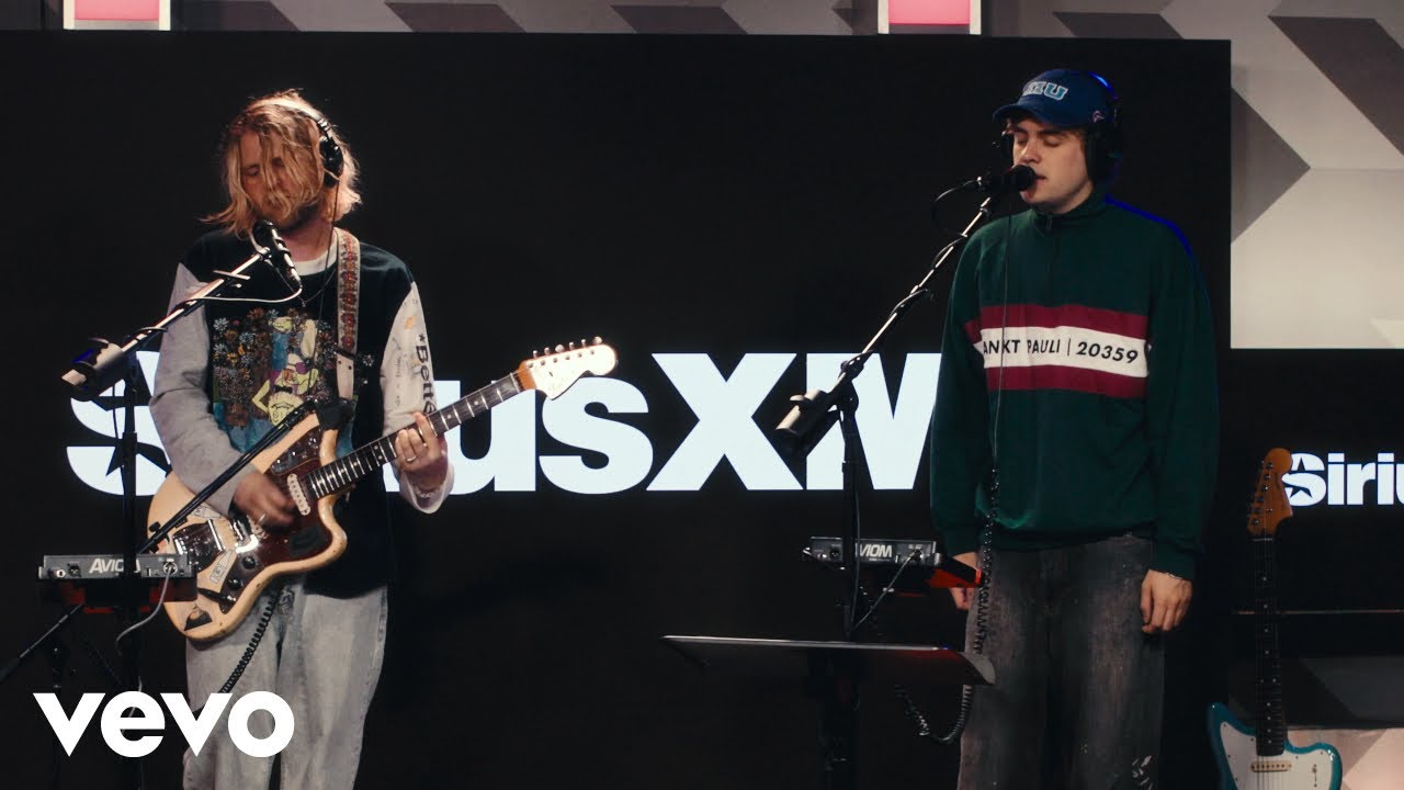 Royel Otis - jazz burger (Live @ Sirius XM Alt Nation) - YouTube