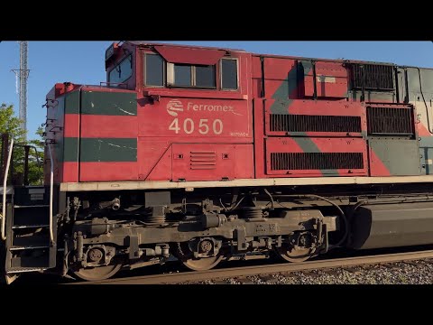 FXE 4050 trails on BNSF Z-EAPCHI7 East @La Plata, MO (5/24/25) - YouTube