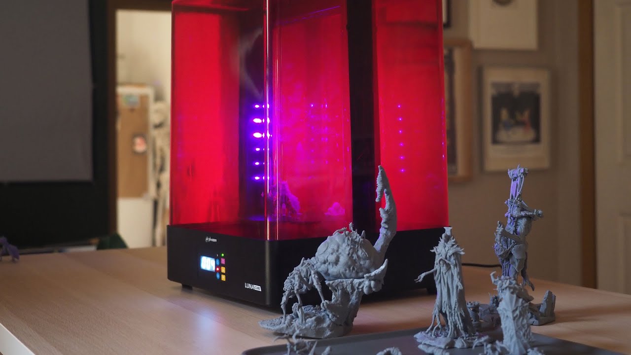 Phrozen Luna Curing Station: Perfect Print Post-Processing? - YouTube