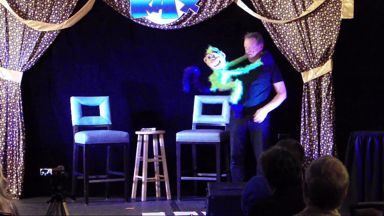 FUNKEES Monkey Puppets by Axtell Expressions - YouTube