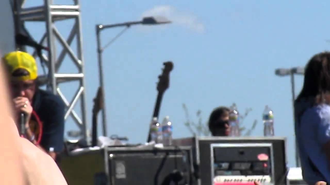 Forever the Sickest Kids- She's a Lady - YouTube