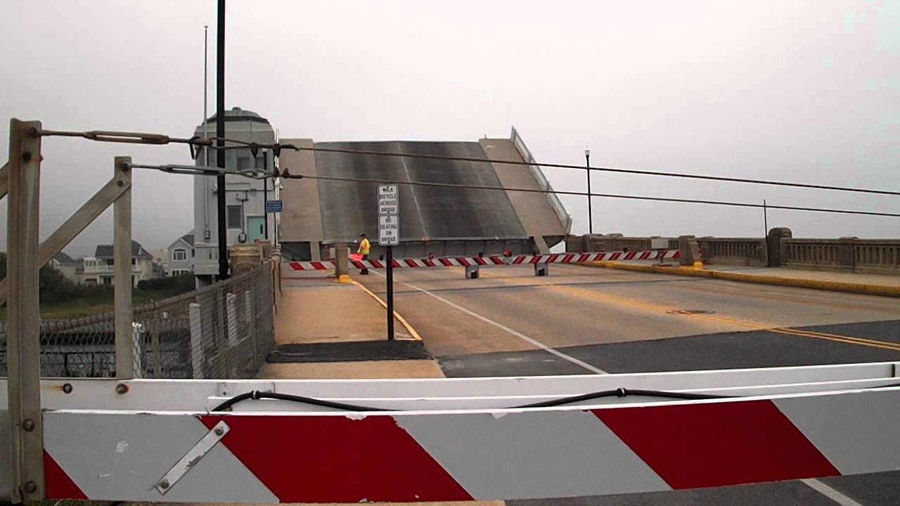 Belmar/Avon Drawbridge-going up - YouTube