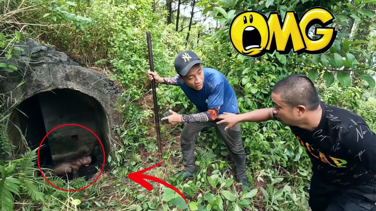 The Hunter Went Deep Into The Lair Of The Dangerous Monster - YouTube