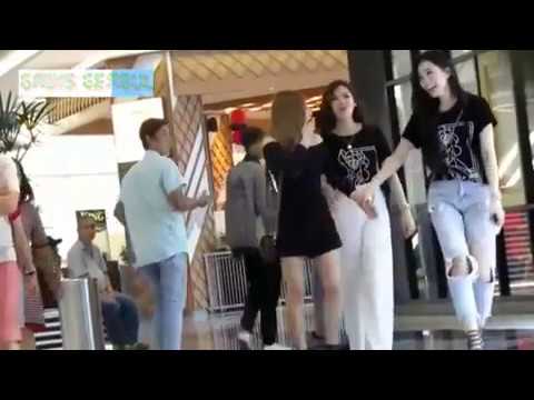 Prank! Sapa Cewe Cantik Gak Dikenal, Lihat Reaksi Cewe Ini Lucu Abis