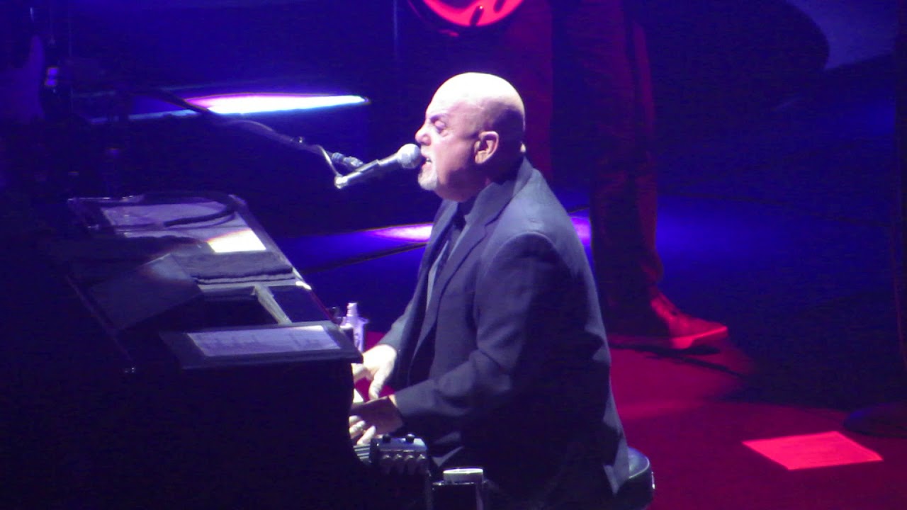 Billy Joel singing Vienna at Madison Square Garden 9/30/17 - YouTube