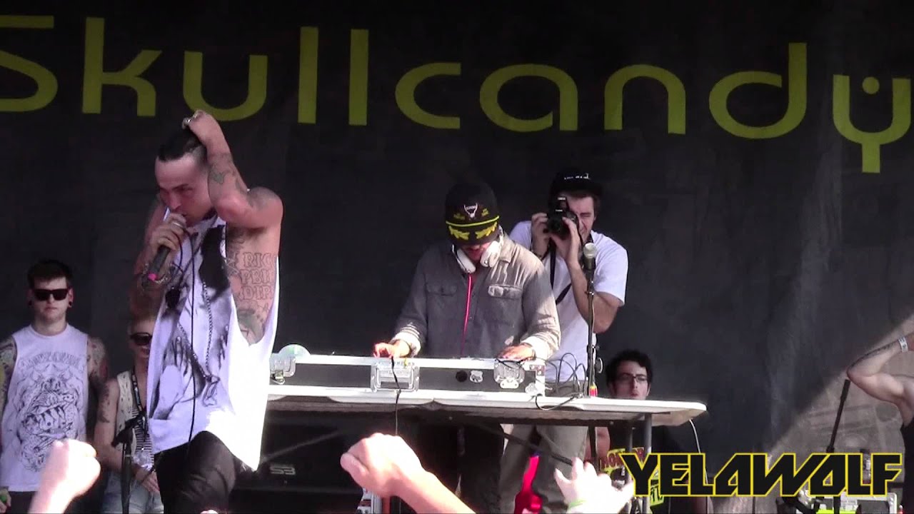YELAWOLF - "TRUNK MUZIK" (LIVE at VANS WARPED TOUR 2011) - YouTube